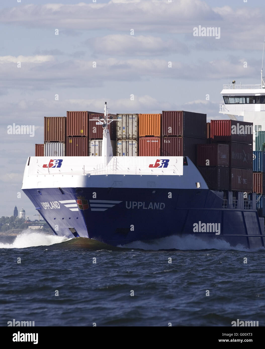 Feeder container vessel hi-res stock photography and images - Alamy