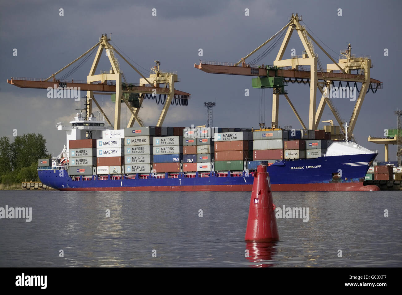 Container kran hi-res stock photography and images - Alamy