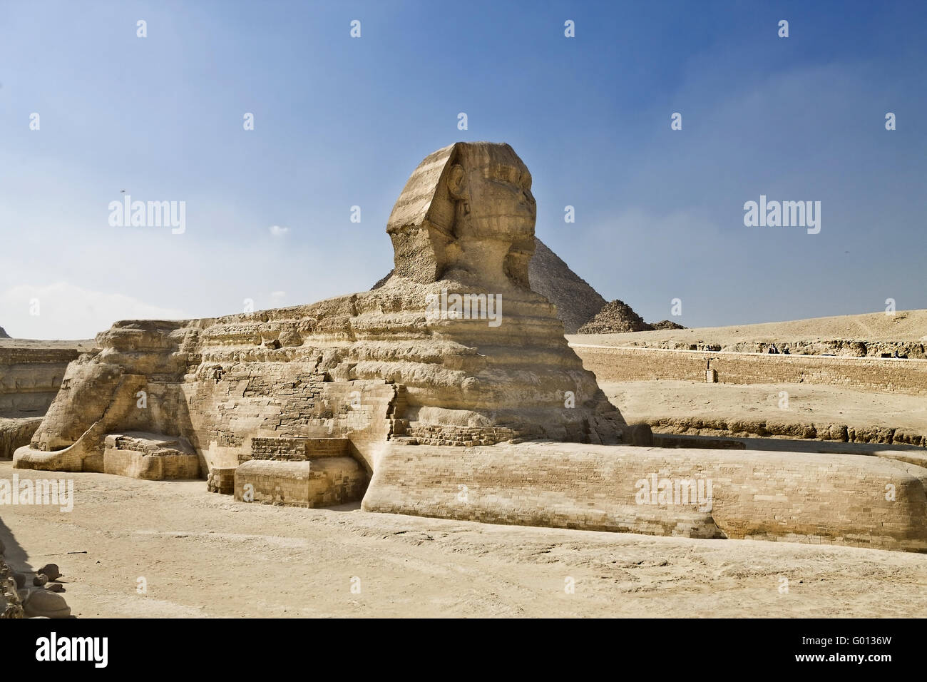 statue of the Sphinx on the Giza plateau Stock Photo - Alamy