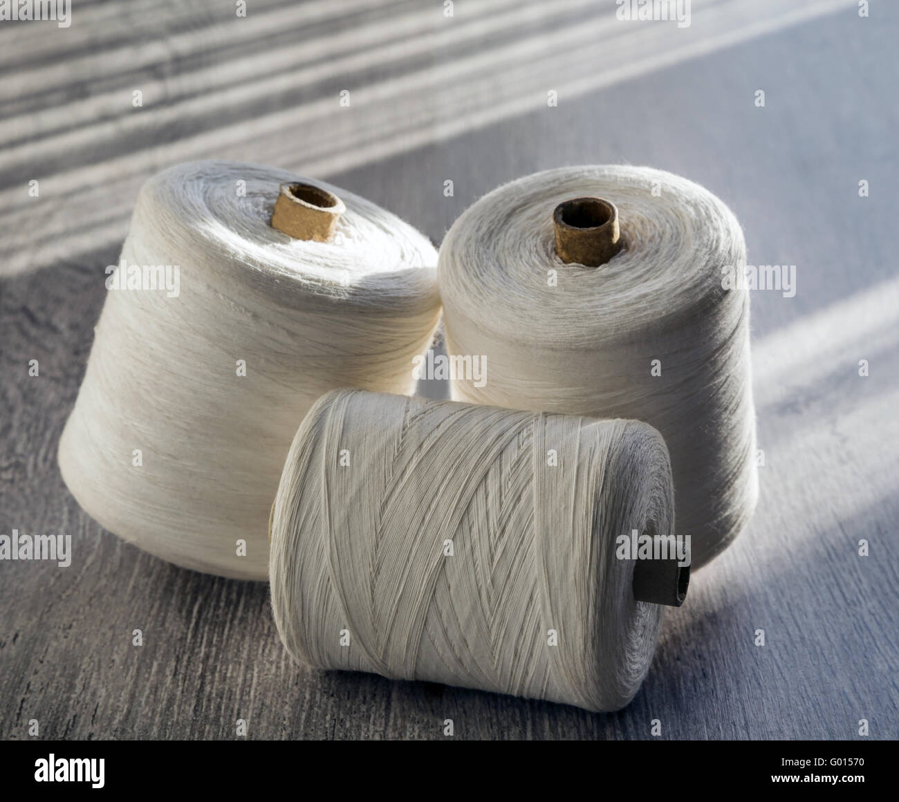 Spools thread hi-res stock photography and images - Alamy