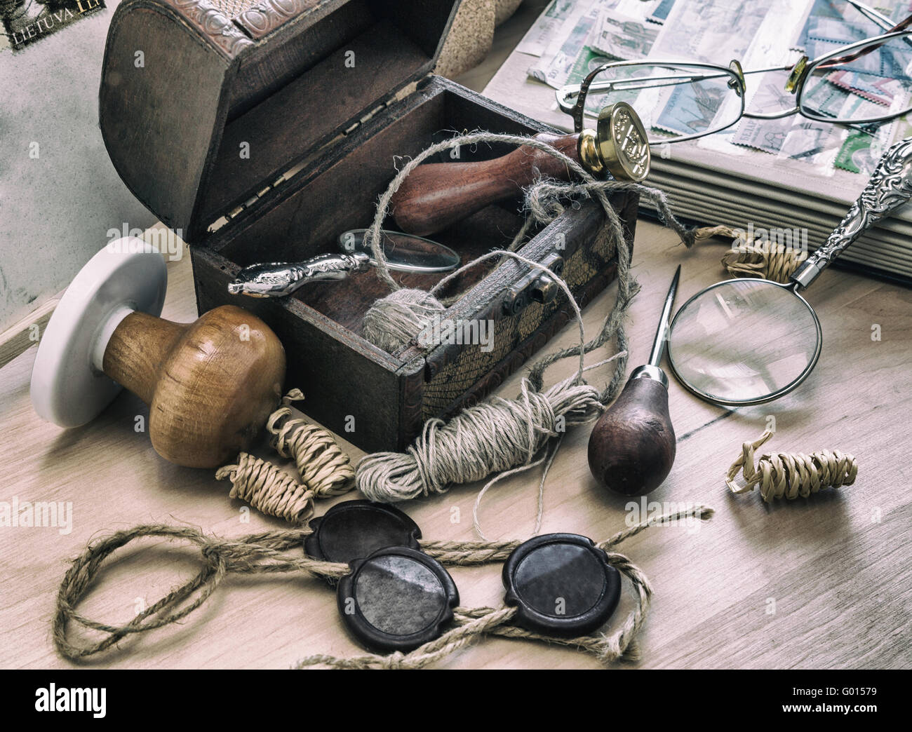 mail accessories, retro, vintage Stock Photo - Alamy