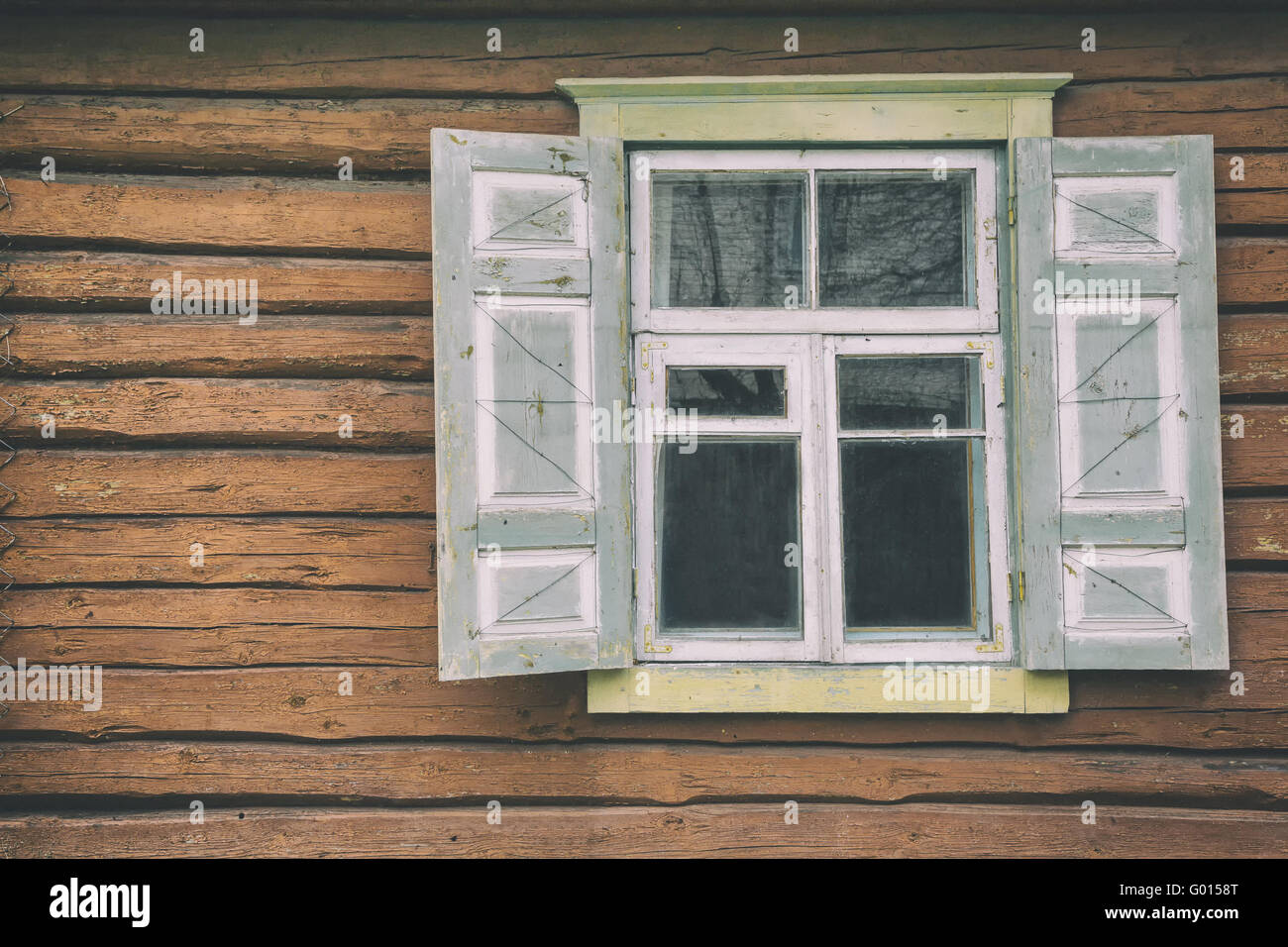 Old wooden cottage hi-res stock photography and images - Alamy