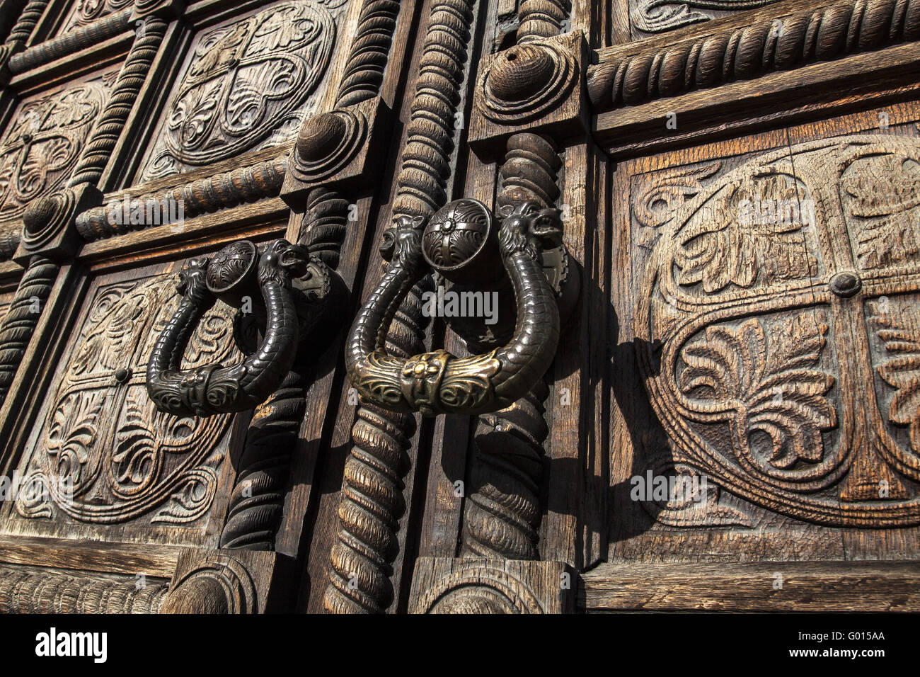 Ornate woodcarving hi-res stock photography and images - Alamy