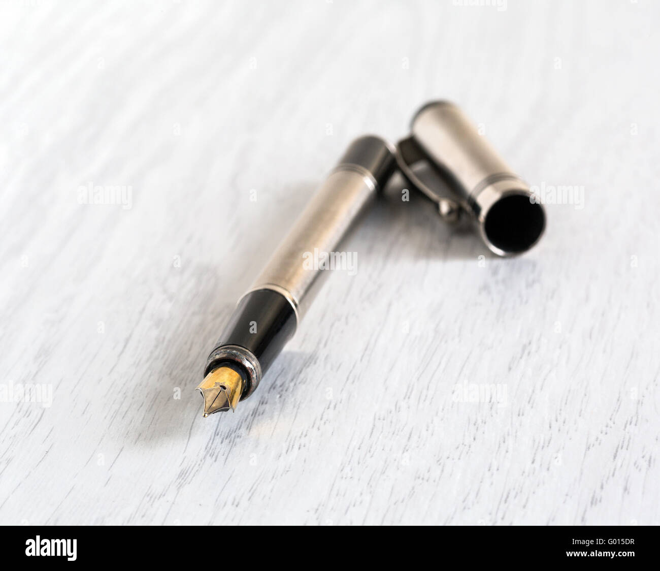 Fountain pen close up hi-res stock photography and images - Alamy