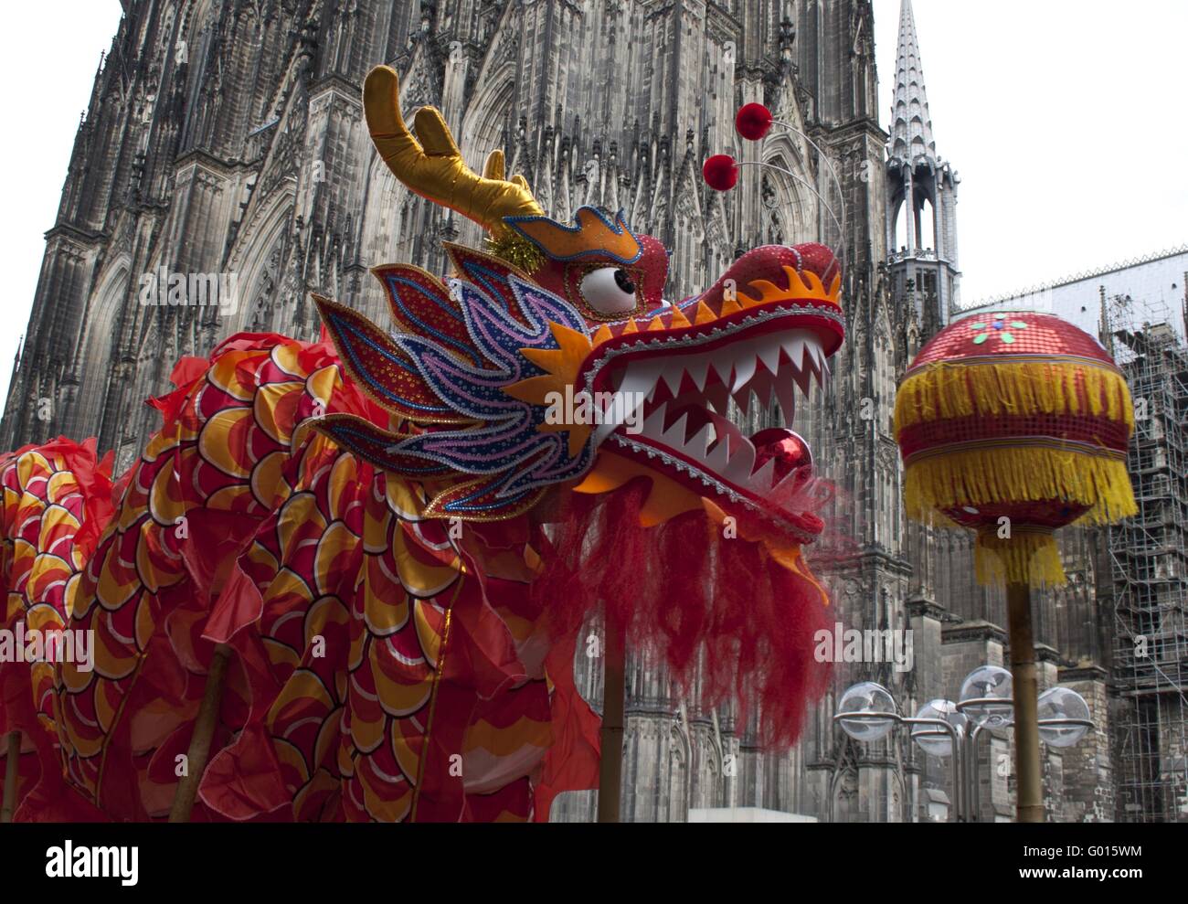 Dancing Chinese Dragon in Cologne Stock Photo - Alamy