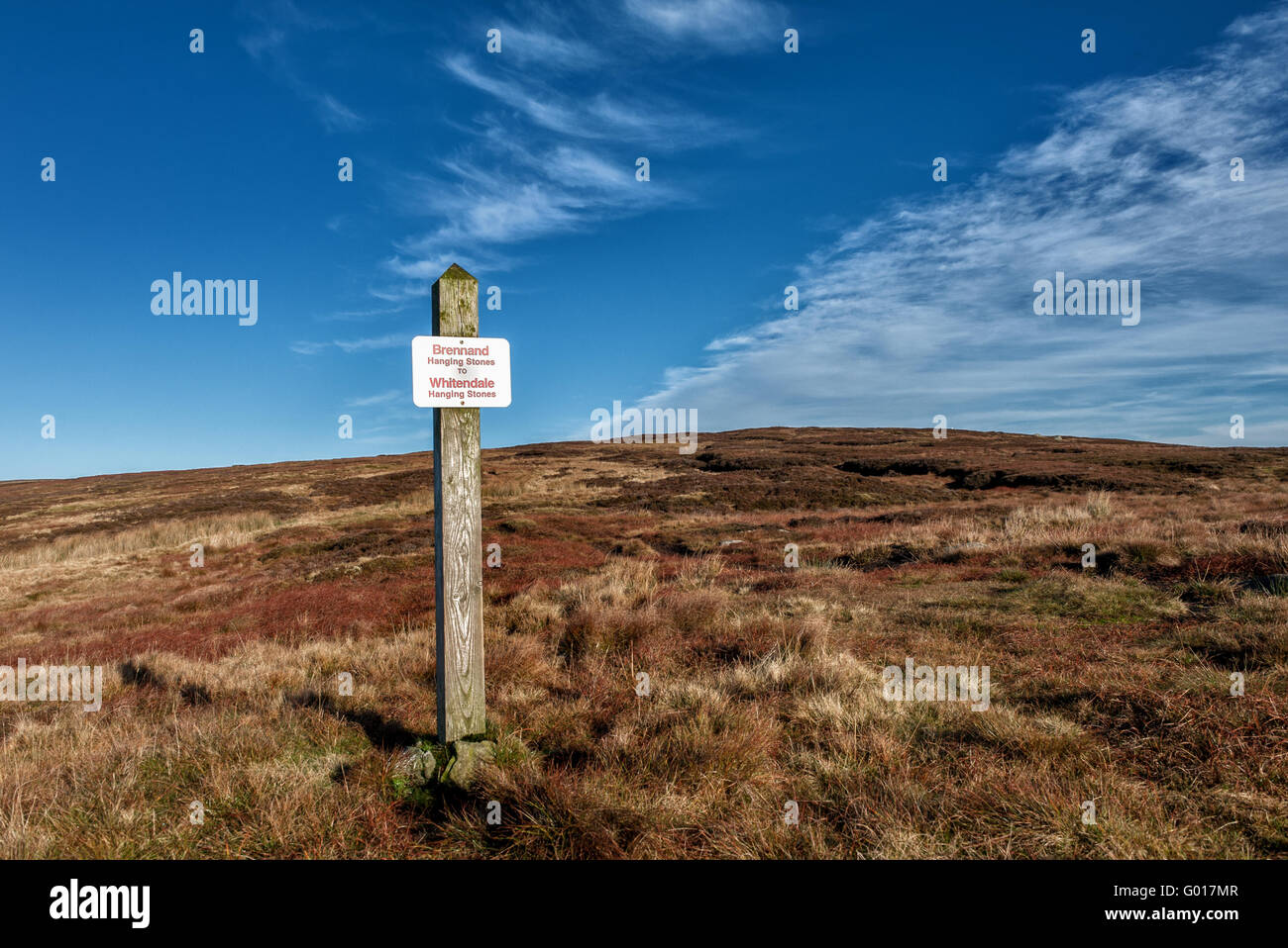 Waymarker on Brennand Fell to Whitendale Hanging Stones Stock Photo - Alamy