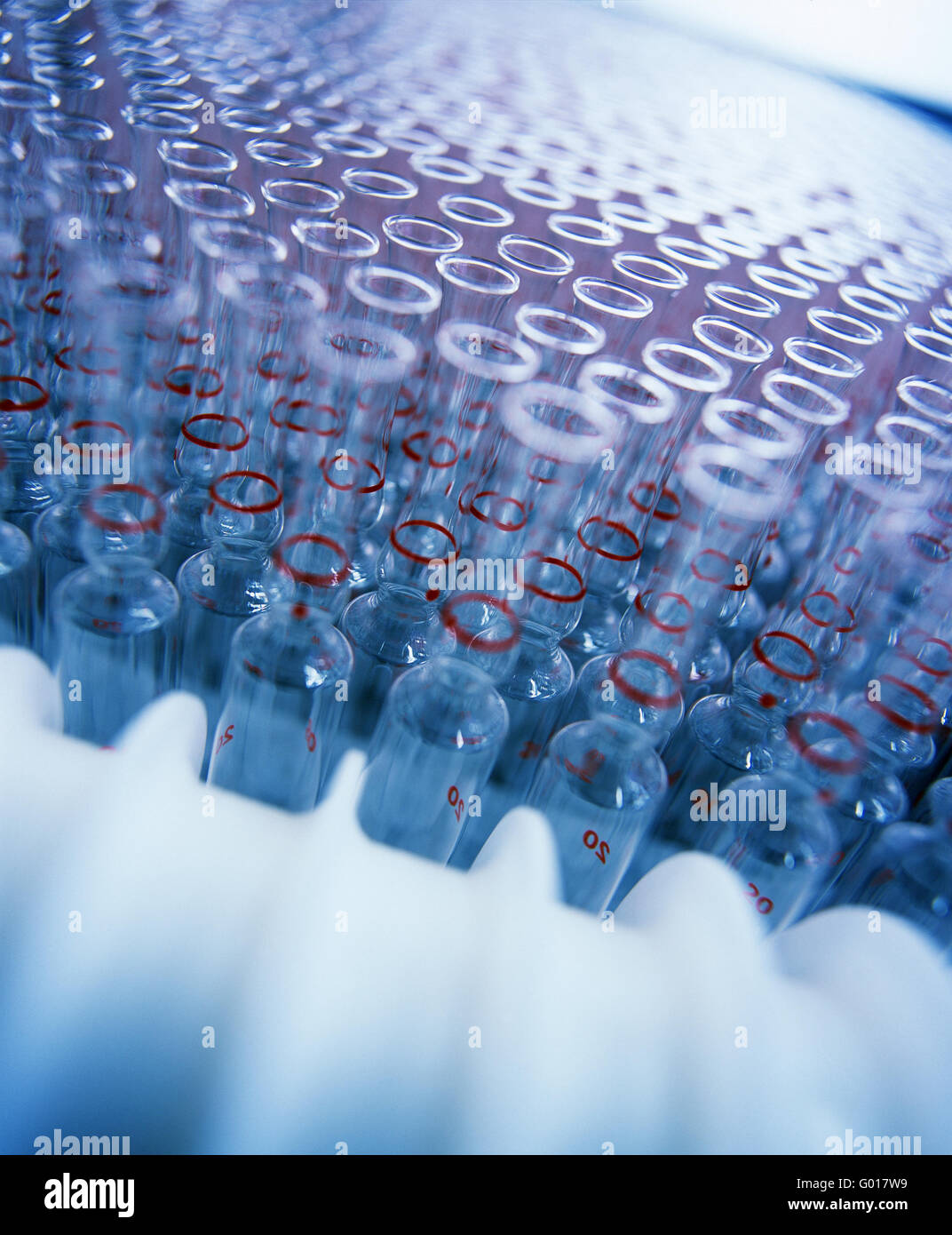 Ampuls hi-res stock photography and images - Alamy