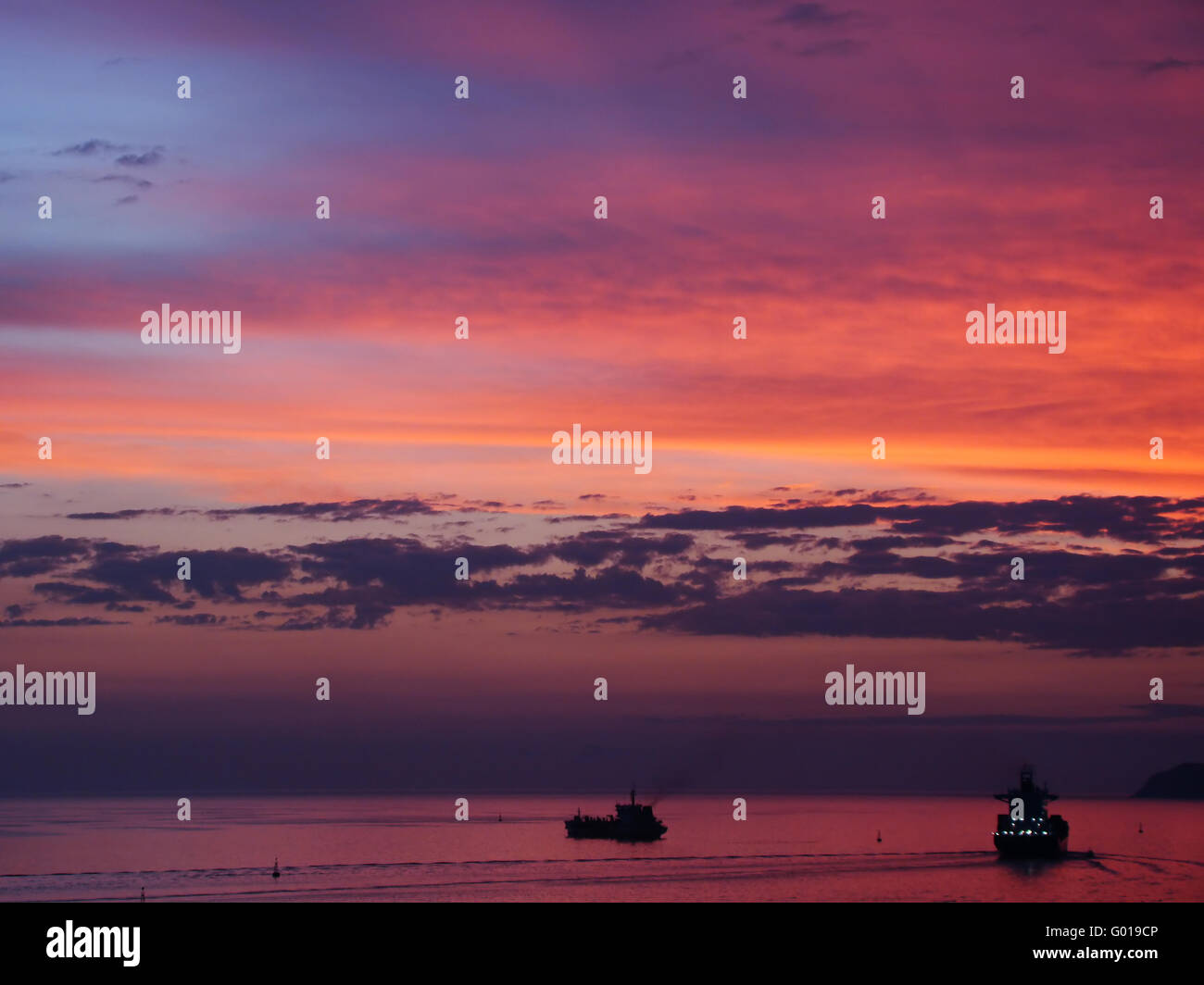 Red sea and sunset hi-res stock photography and images - Alamy