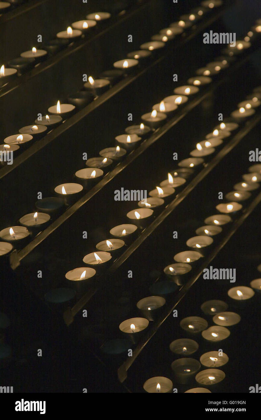 Candle of remembrance hi-res stock photography and images - Alamy