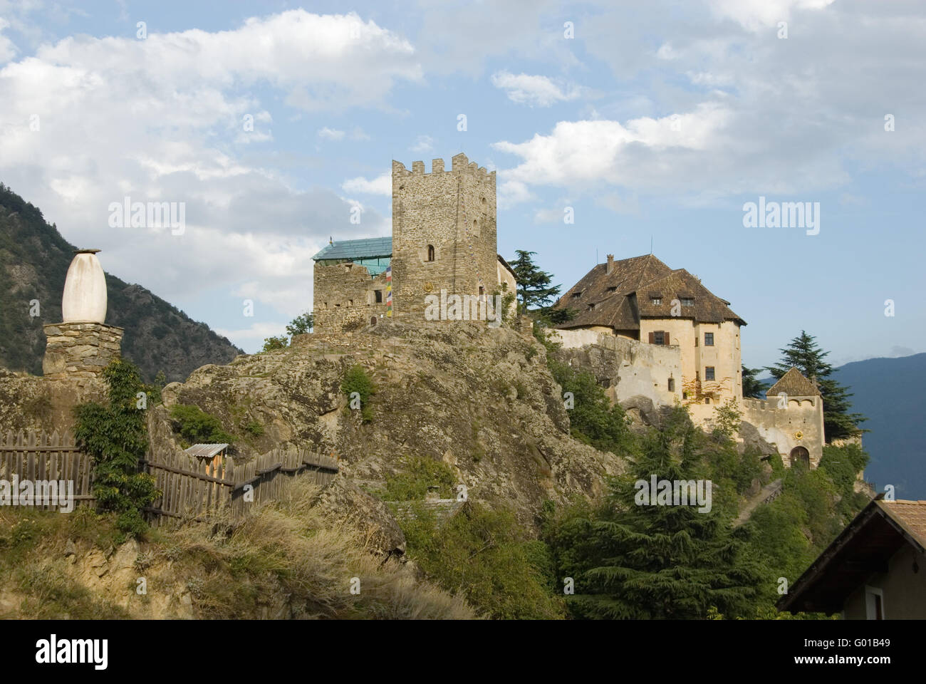 Castelbello castle hi-res stock photography and images - Alamy