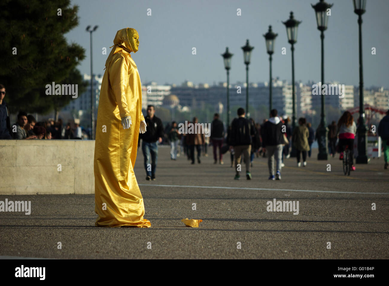 Professional busker hi-res stock photography and images - Alamy