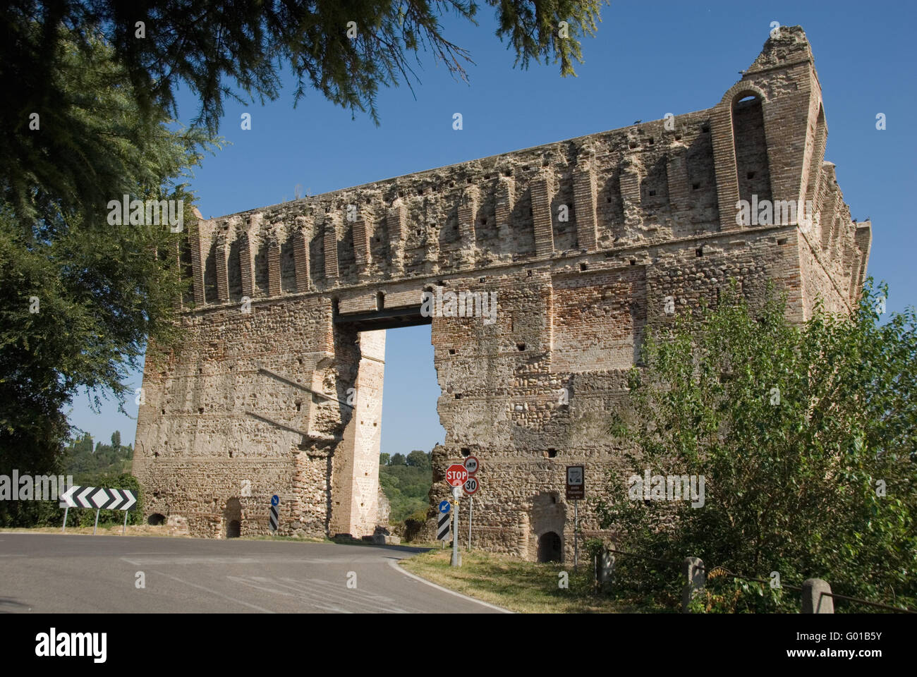 Visconti bridge hi-res stock photography and images - Alamy