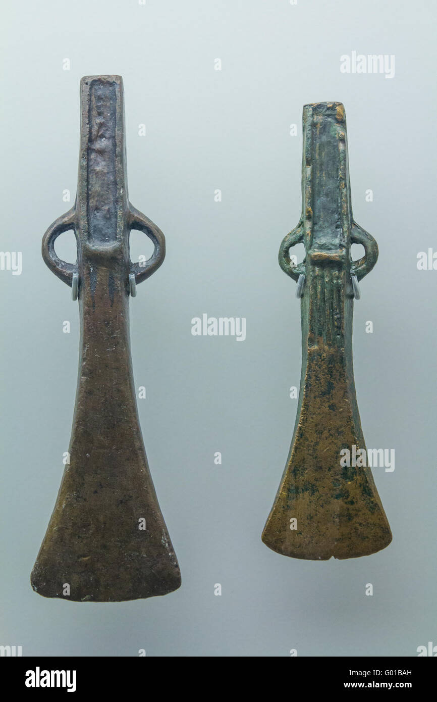 Roman bronze tools hi-res stock photography and images - Alamy