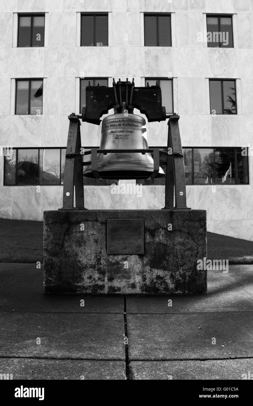 Liberty bell state capitol building hi-res stock photography and images ...
