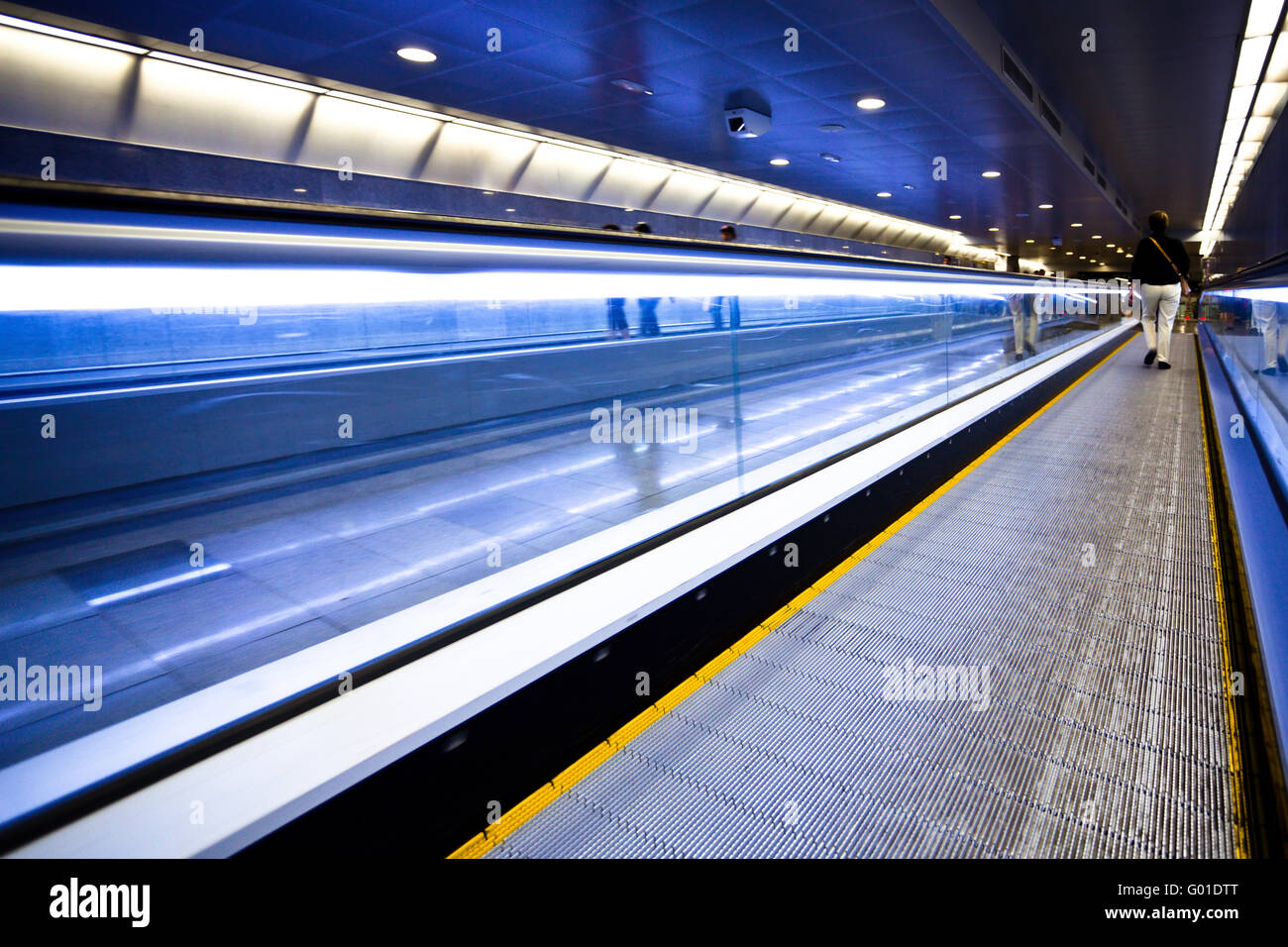 Barcelona metro lift hi-res stock photography and images - Alamy