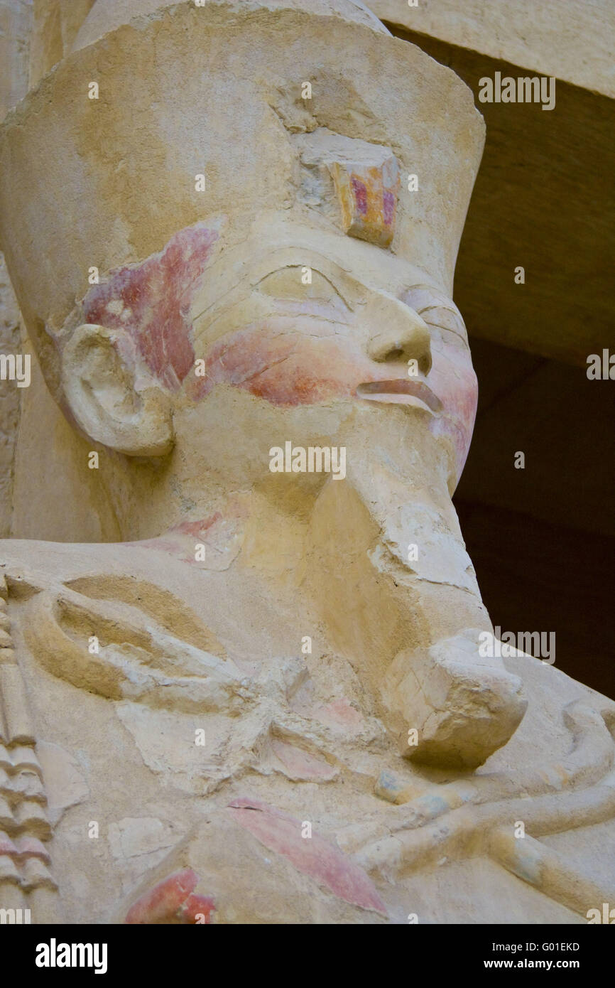 Statue in the temple of Hatshepsut in Thebes Stock Photo - Alamy