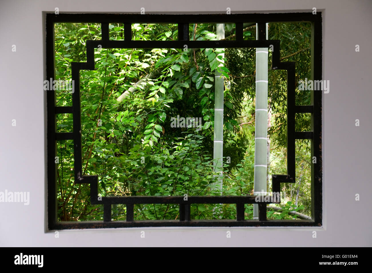 Chinese bamboo window frame hi-res stock photography and images - Alamy