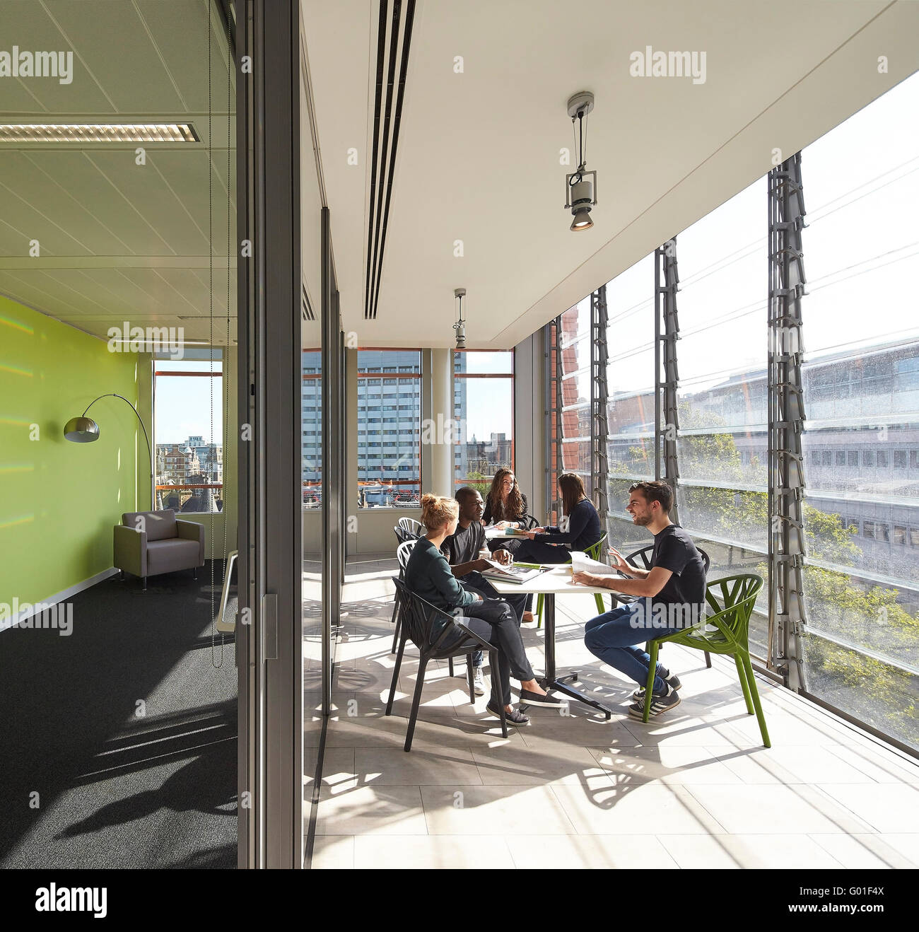 Breakout space office hi-res stock photography and images - Alamy