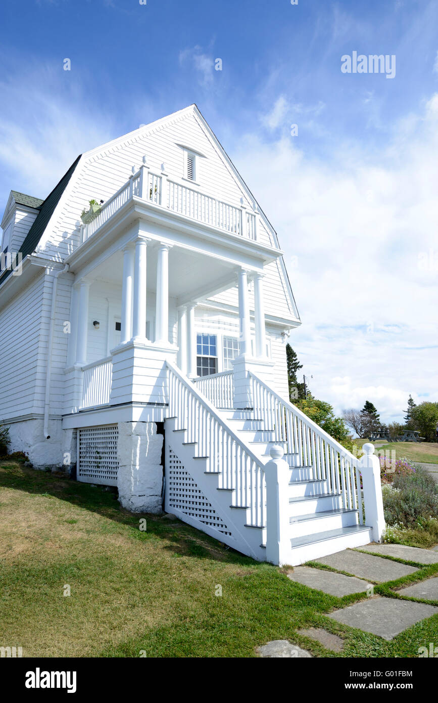White house front facade hi-res stock photography and images - Alamy