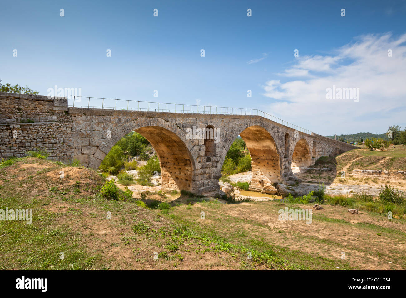 Old roman bridge Julien pont in Provence, France Stock Photo - Alamy