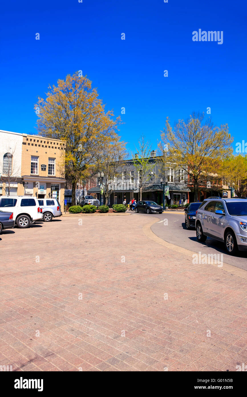 Traffic in the public Square in downtown Franklin, Tennessee, some 21 ...