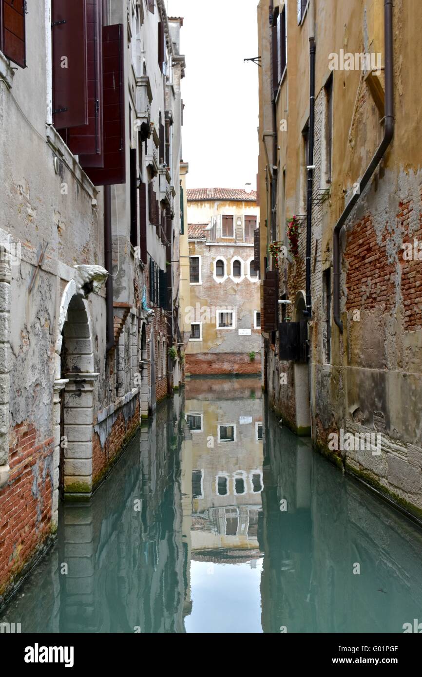 Water canals and architecture in Venice Stock Photo - Alamy