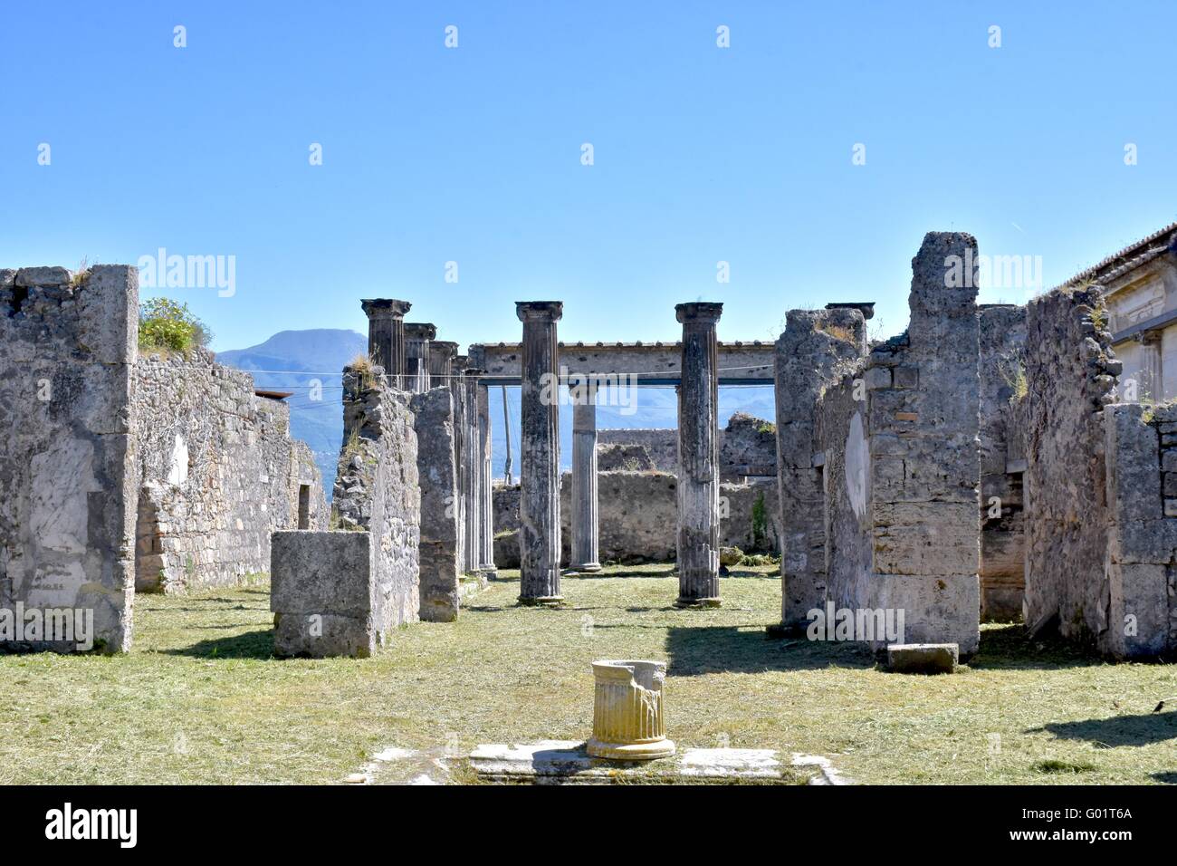 Ancient ruins of Pompeii Stock Photo - Alamy