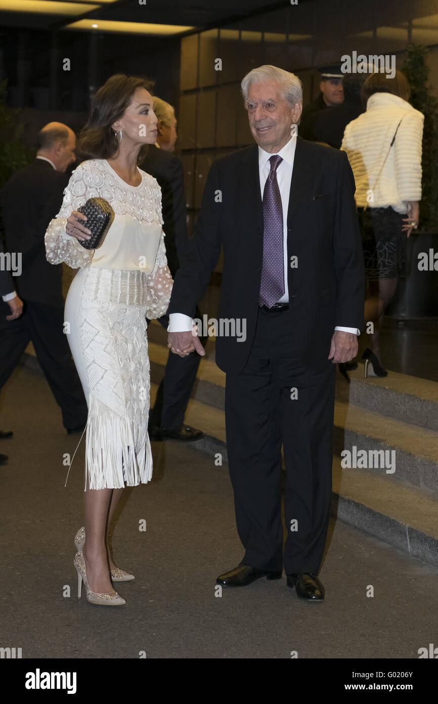 Peruvian writer Mario Vargas Llosa and partner Isabel Preysler arrive ...