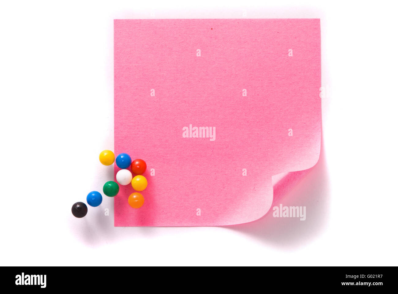Original idea note paper with an arrow from pins Stock Photo - Alamy