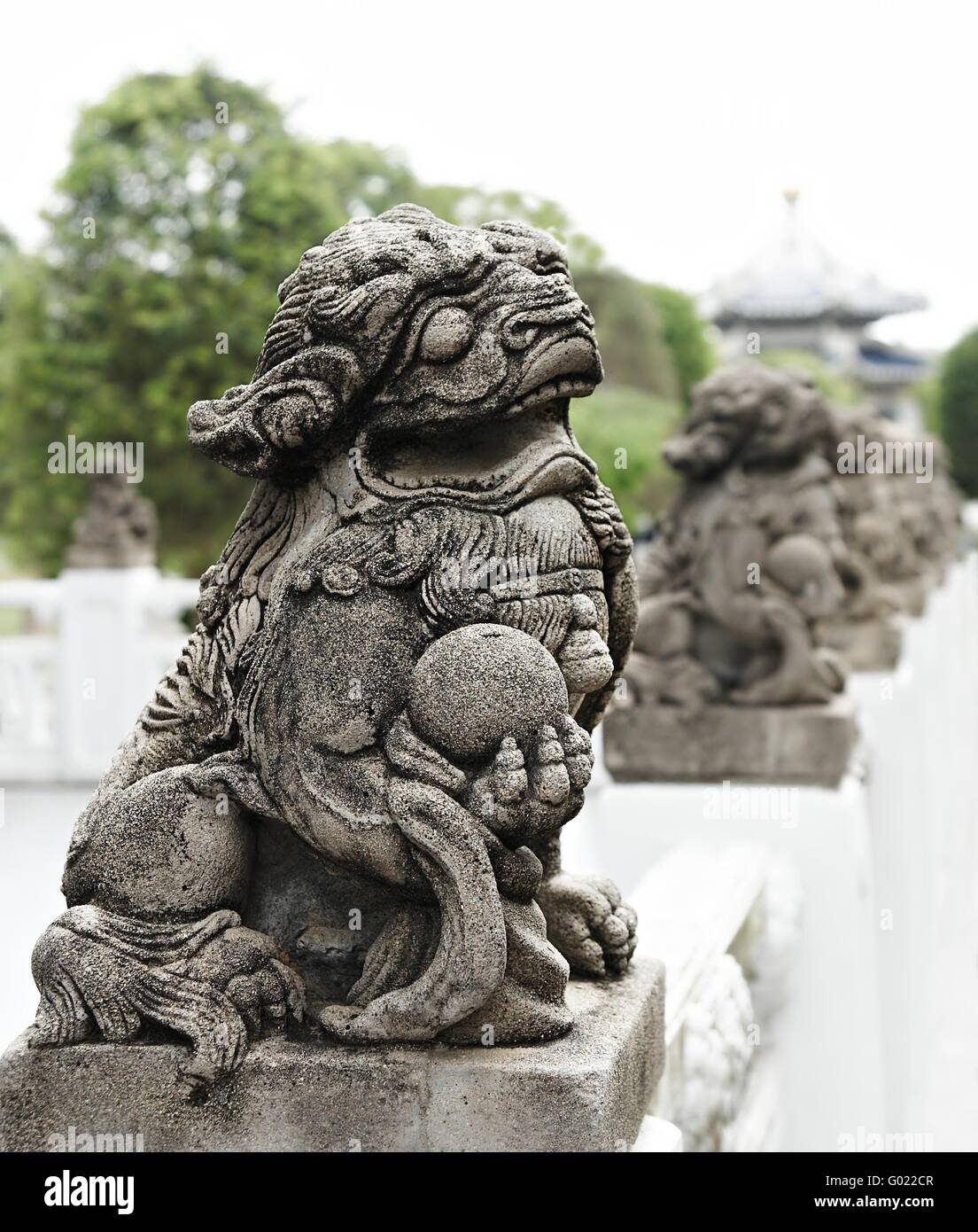 Asian Sculpture Lion High Resolution Stock Photography and Images - Alamy