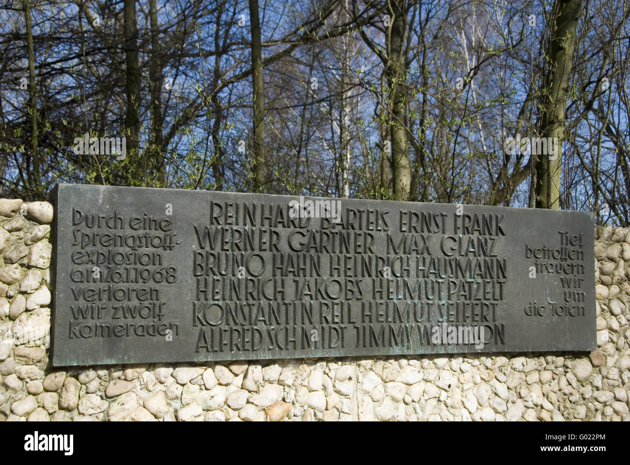 Memorial plaque hi-res stock photography and images - Alamy