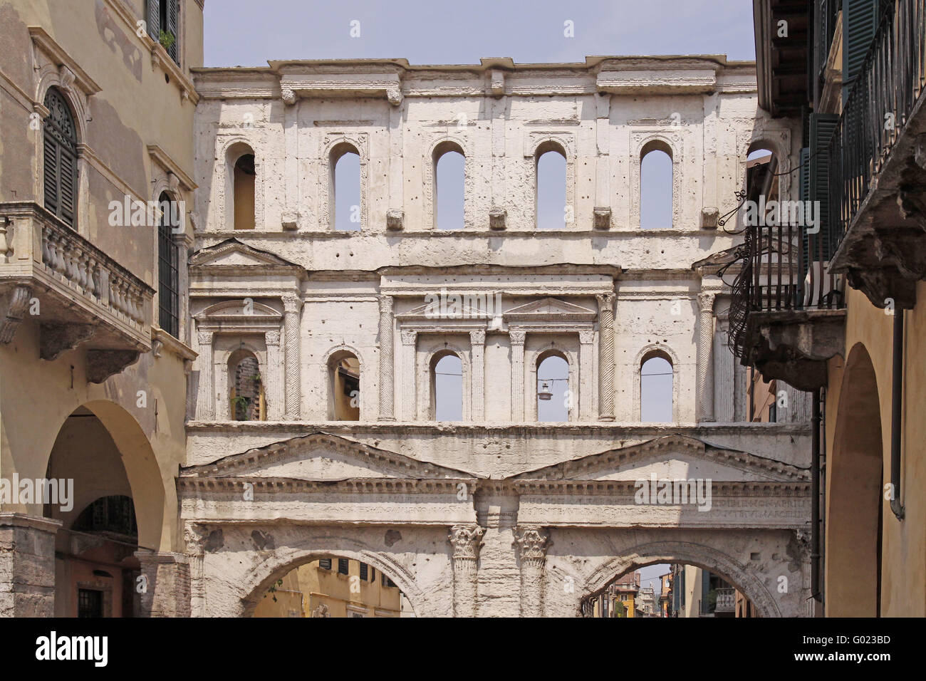 Verona, Old roman gate of Porta dei Borsari, Veneto, Italy Stock Photo ...