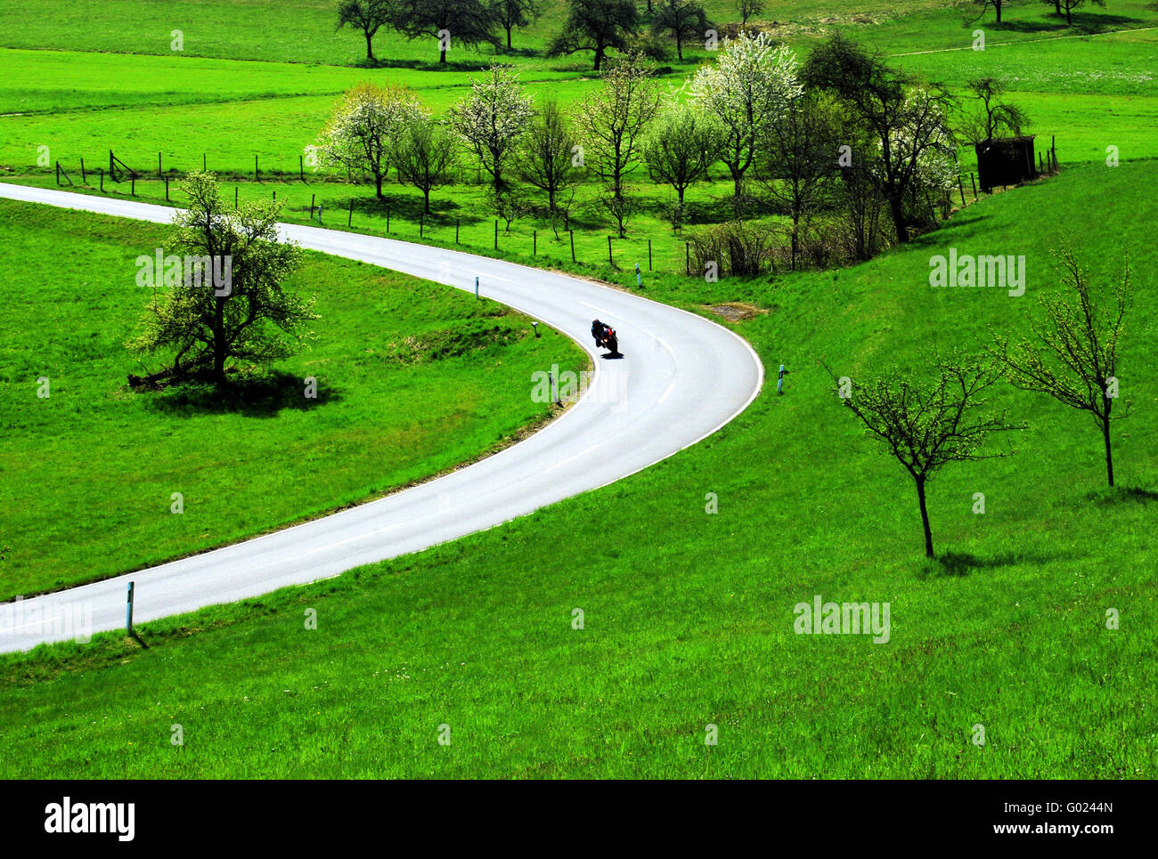 Street curve hi-res stock photography and images - Alamy