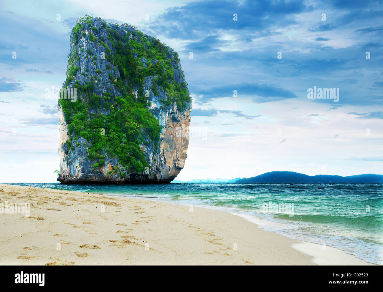 High cliffs on the tropical island Stock Photo - Alamy