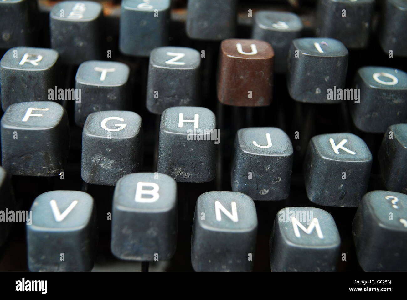 Typewriter keyboard vintage round black hi-res stock photography and ...