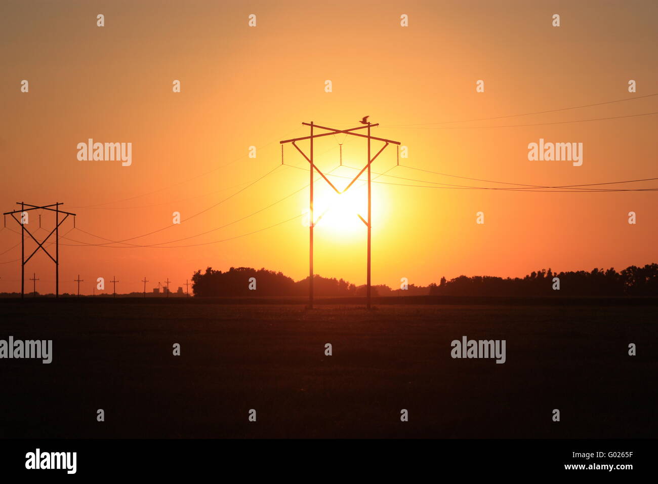 Red white electricity pylon in hi-res stock photography and images - Alamy