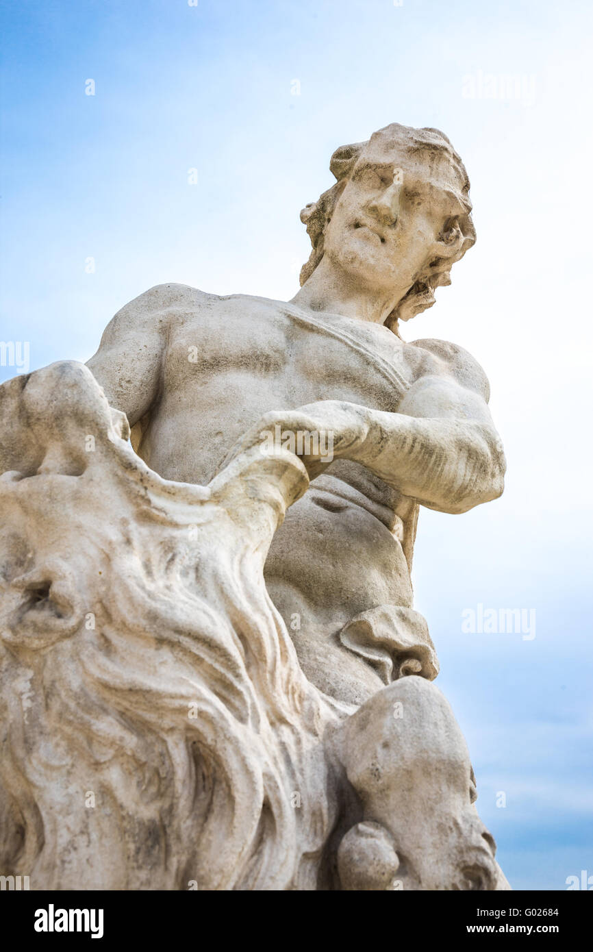 The hero Samson opens the jaws of the lion Stock Photo - Alamy