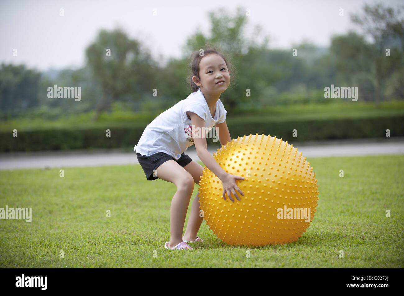 Black girl catch ball hi-res stock photography and images - Alamy