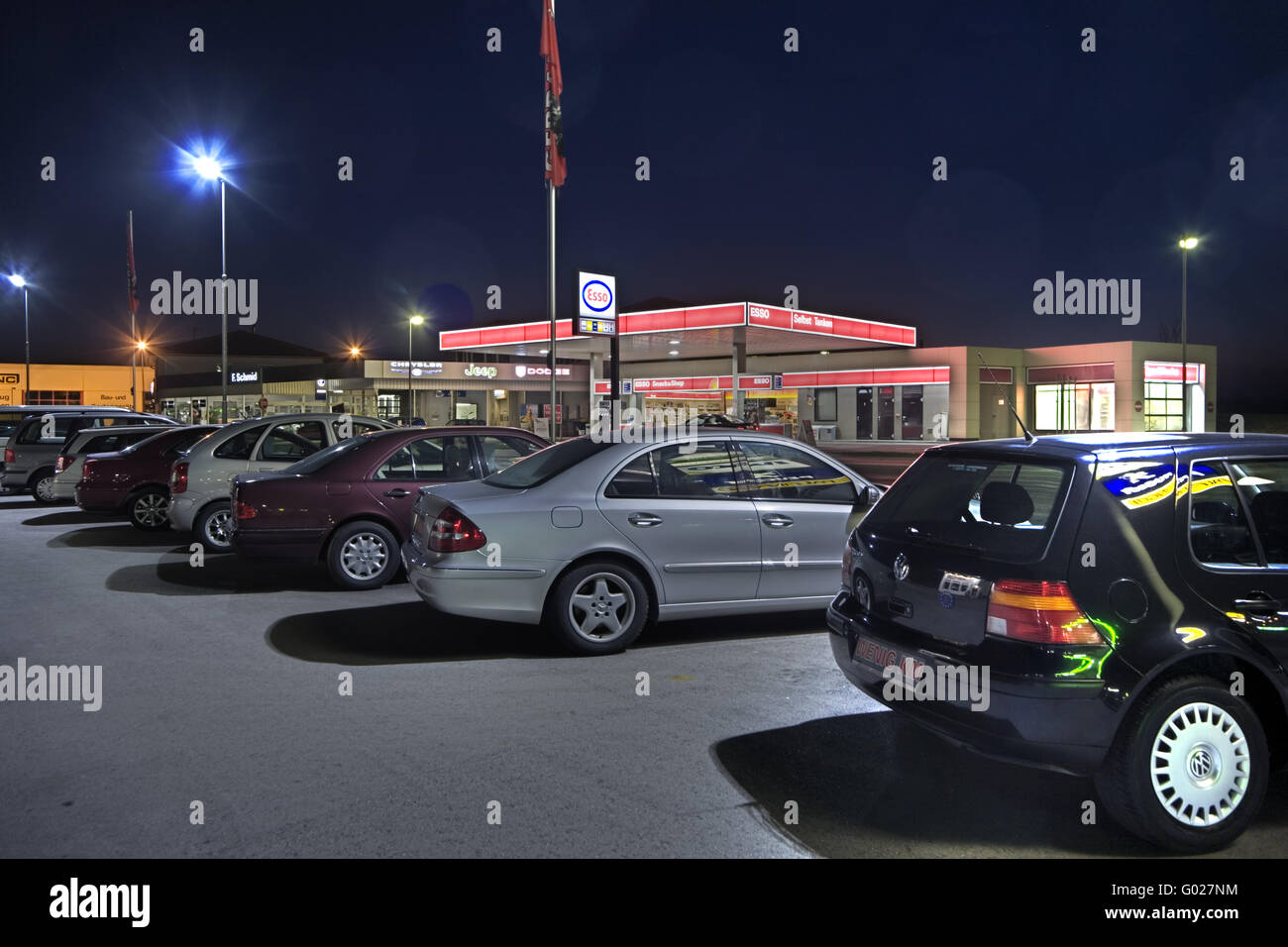 Fueling Stations High Resolution Stock Photography and Images - Alamy