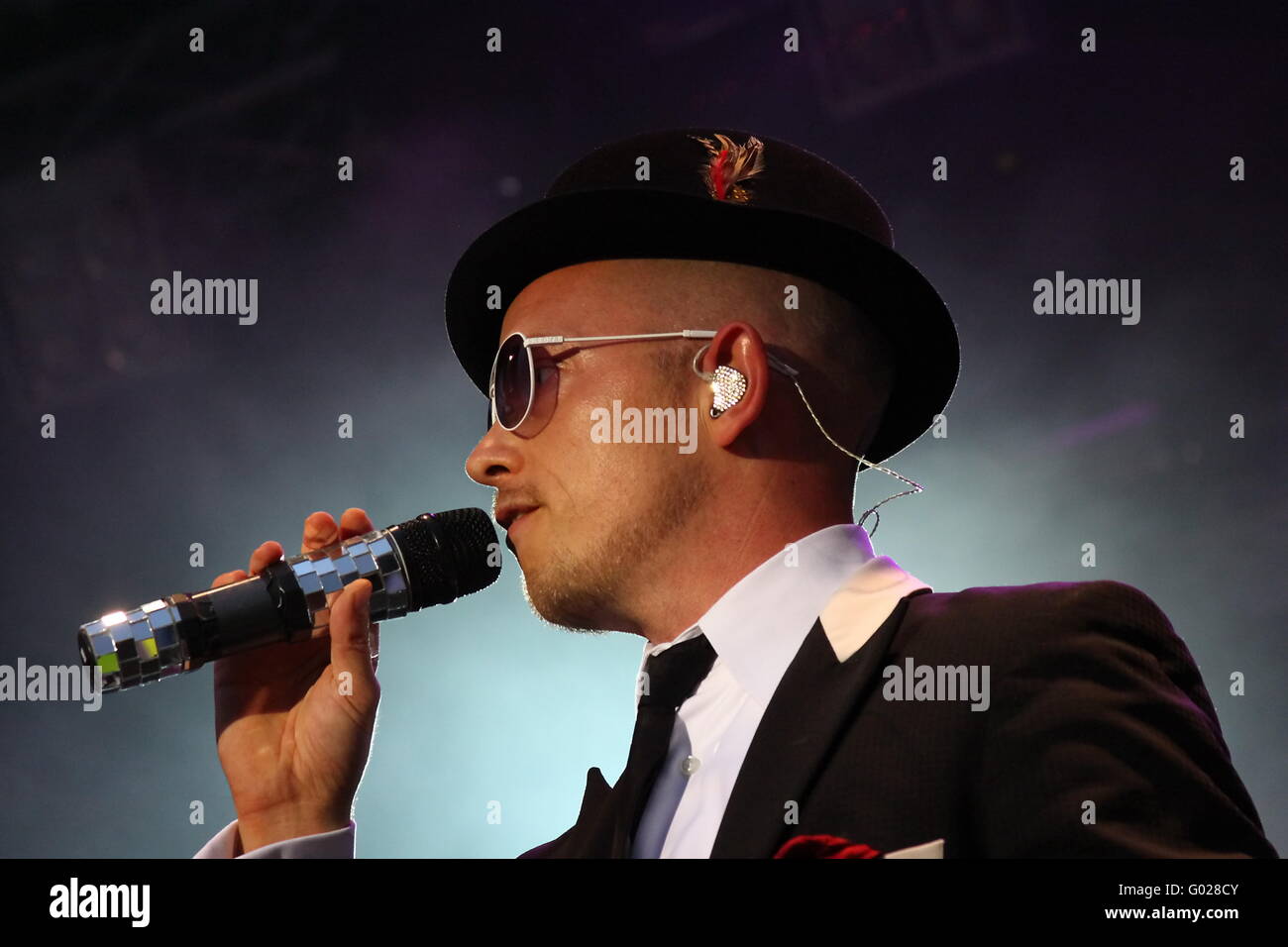 Open air party hi-res stock photography and images - Alamy