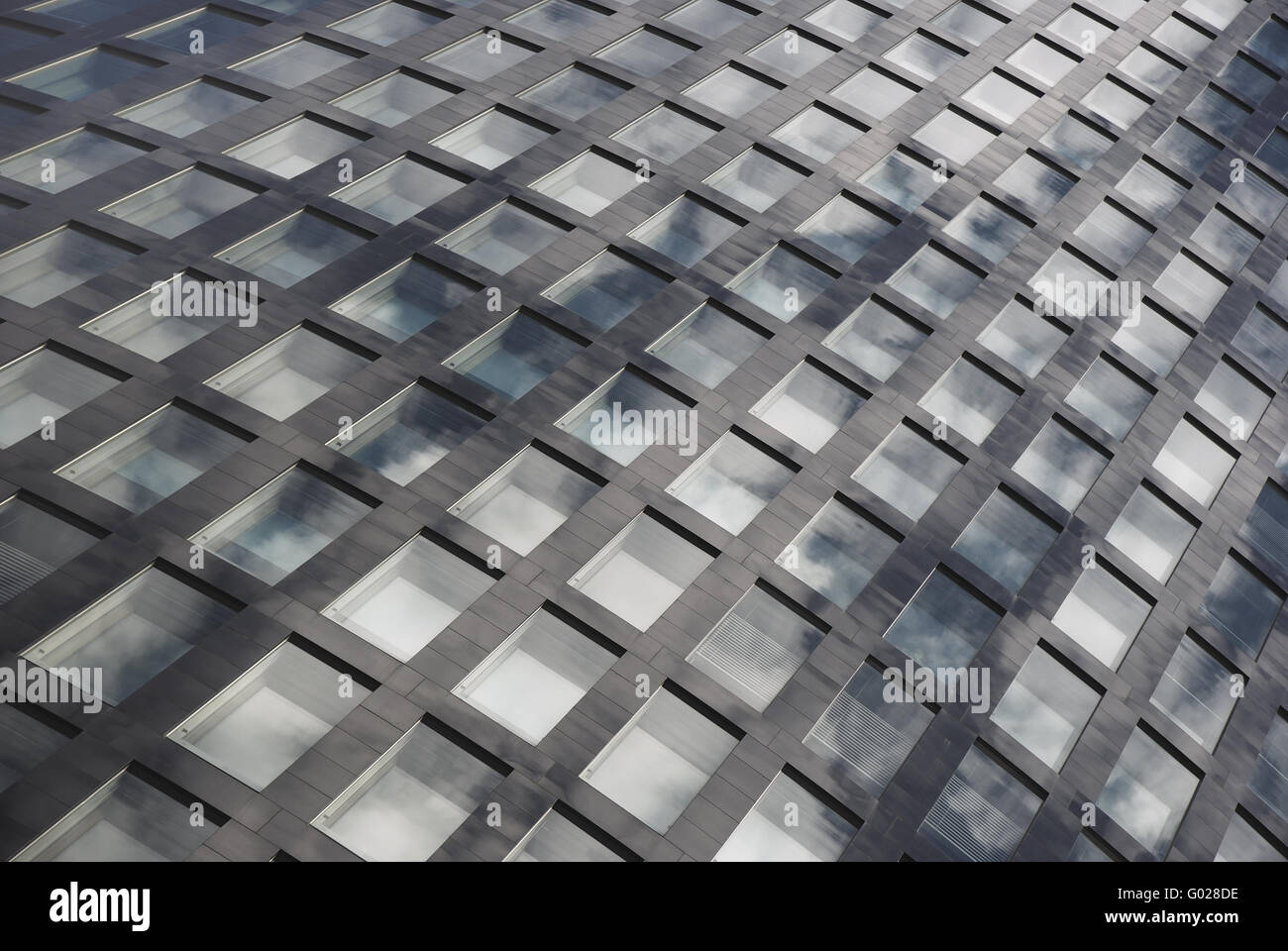 Skyscraper rectangle windows hi-res stock photography and images - Alamy