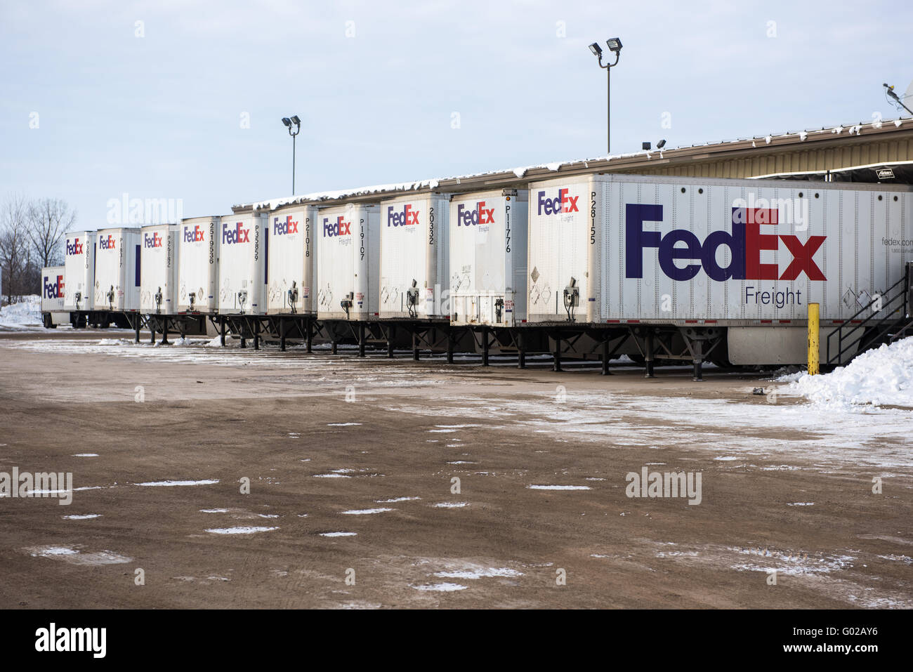 Federal express vehicle hi-res stock photography and images - Alamy