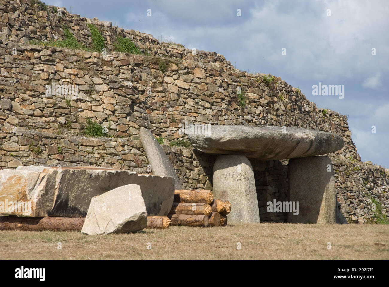 The dolmen hi-res stock photography and images - Alamy