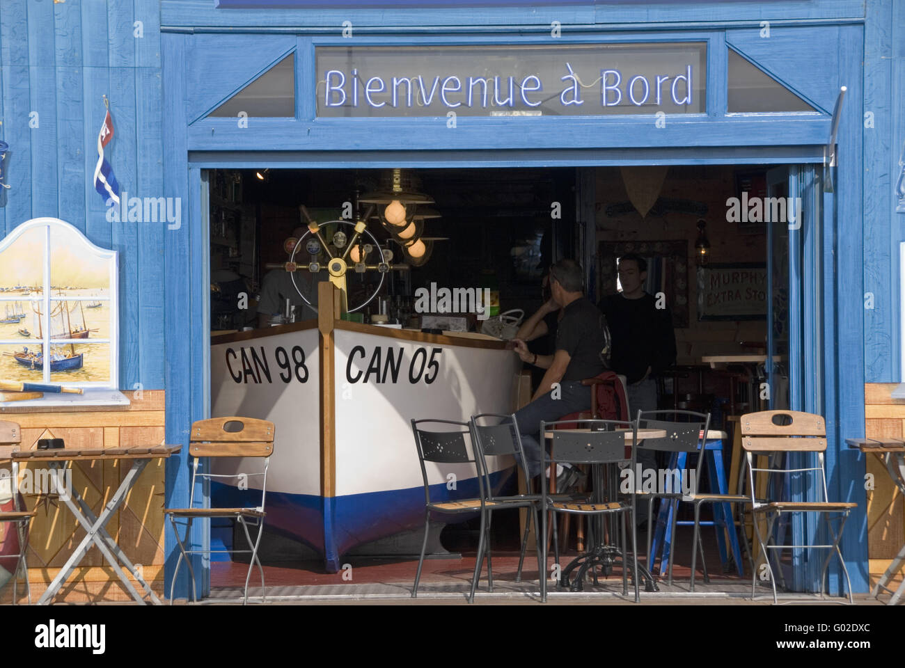 Boot bar hi-res stock photography and images - Alamy