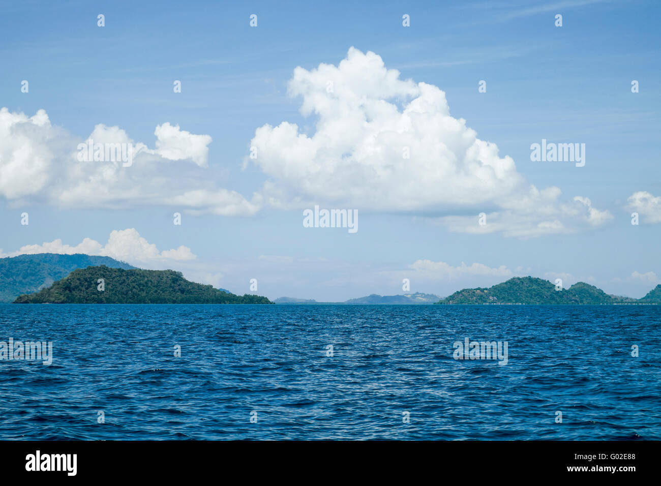 Wispy cloud formation hi-res stock photography and images - Alamy