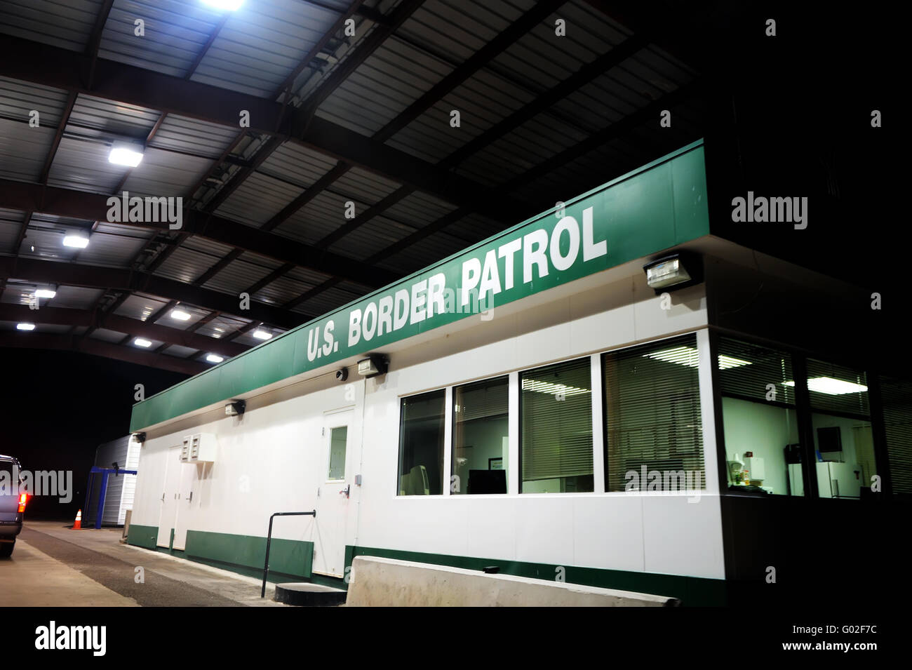 Border patrol checkpoint hi-res stock photography and images - Alamy