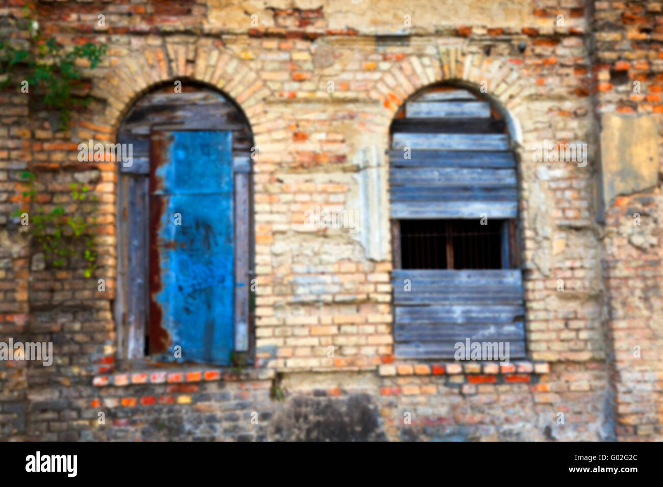 old crumbling building Stock Photo - Alamy