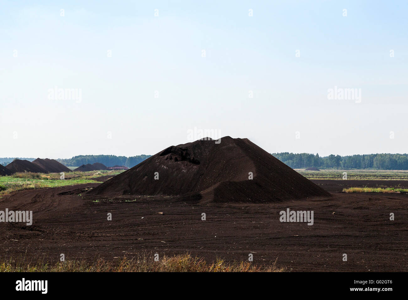 extraction of peat Stock Photo - Alamy