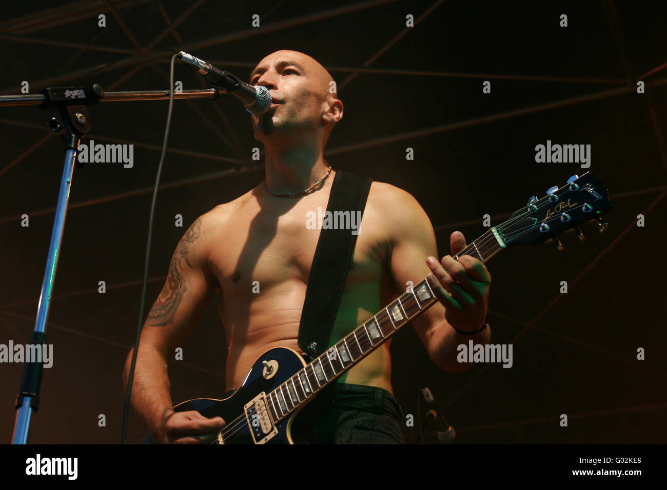 Gothic performance art hi-res stock photography and images - Alamy