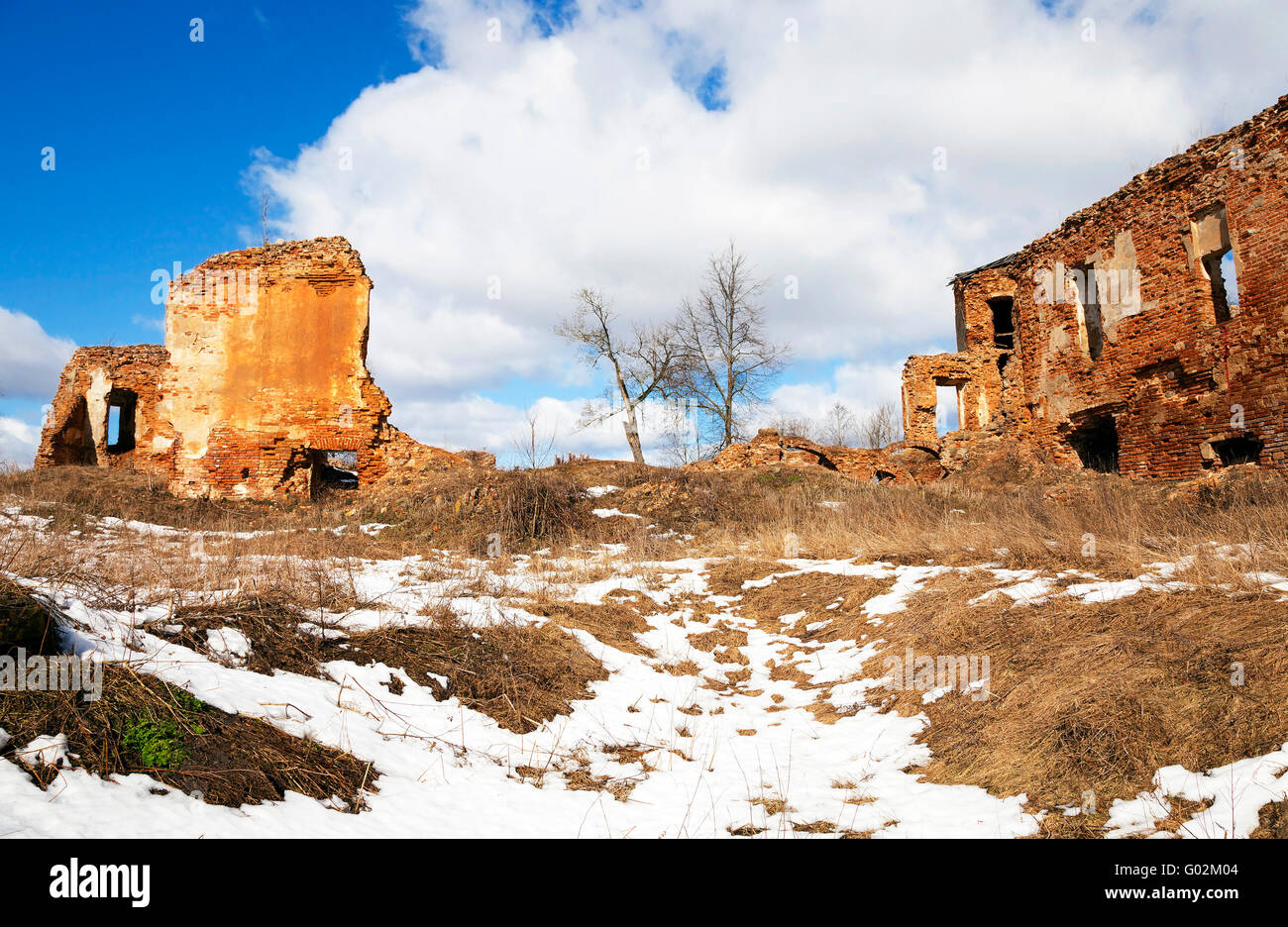 Old ruin building crumble hi-res stock photography and images - Alamy
